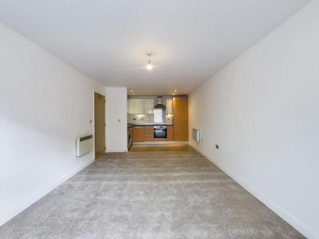 2 bedroom ground floor flat to rent