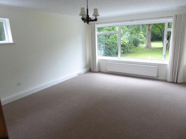 2 bedroom ground floor flat to rent
