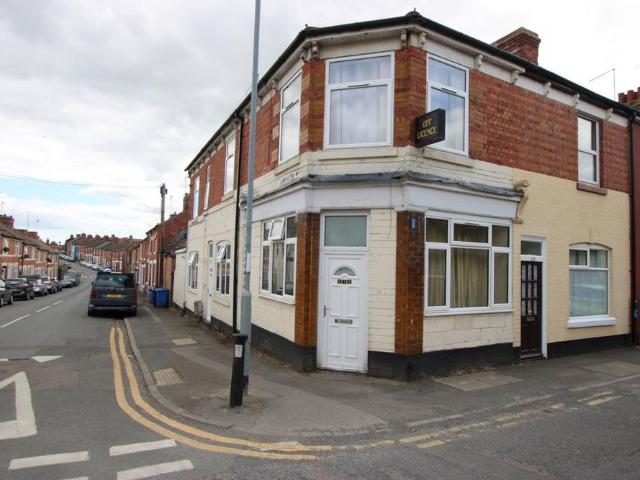 2 bedroom ground floor flat to rent
