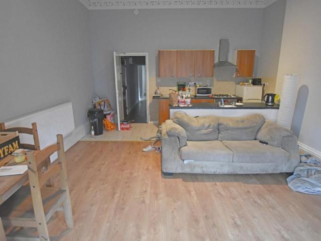 2 bedroom ground floor flat to rent