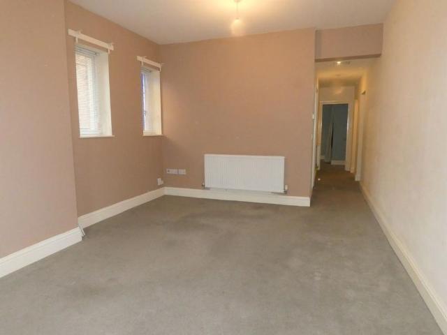 2 bedroom ground floor flat to rent