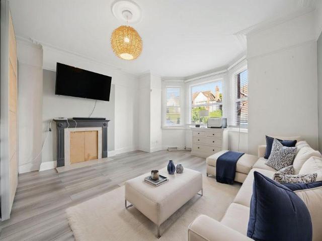 2 bedroom ground floor flat to rent