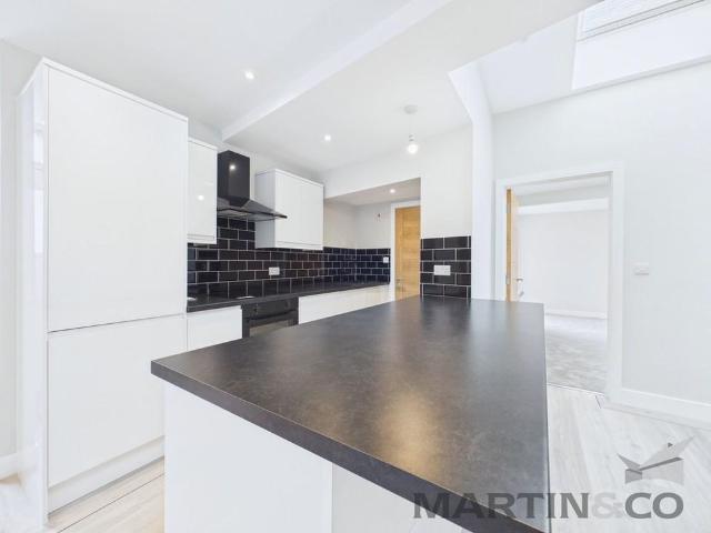 2 bedroom ground floor flat to rent