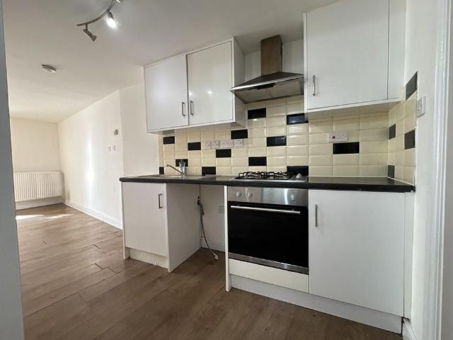 2 bedroom ground floor flat to rent