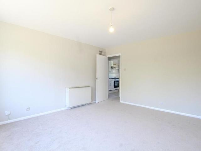 2 bedroom ground floor flat to rent