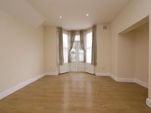 2 bedroom ground floor flat to rent