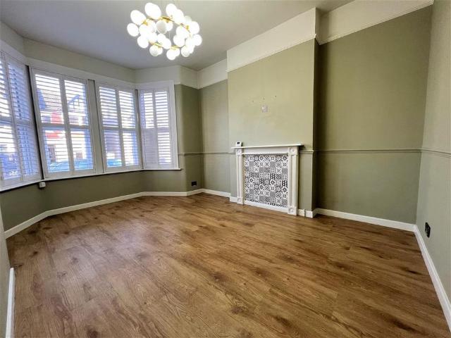 2 bedroom ground floor flat to rent