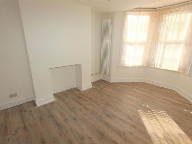 2 bedroom ground floor flat to rent