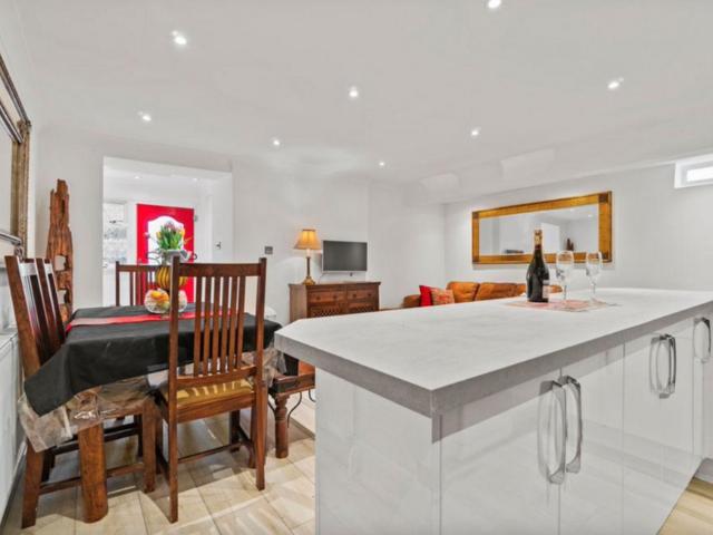 2 bedroom ground floor flat to rent