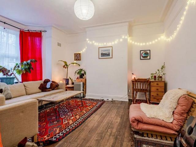 2 bedroom ground floor flat to rent