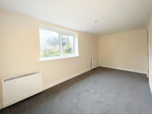 2 bedroom ground floor flat to rent