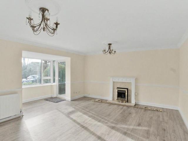 2 bedroom ground floor flat to rent