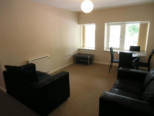2 bedroom ground floor flat to rent