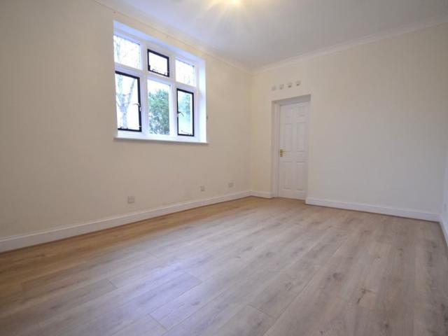 2 bedroom Ground floor flat to rent