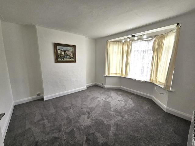 2 bedroom ground floor flat to rent