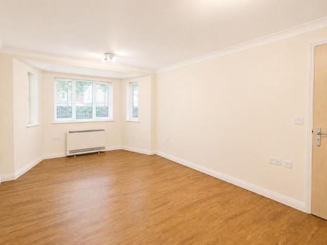 2 bedroom ground floor flat to rent