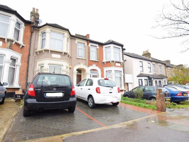 2 Bedroom Ground Floor Flat To Rent in Empress Avenue, Ilford, IG1