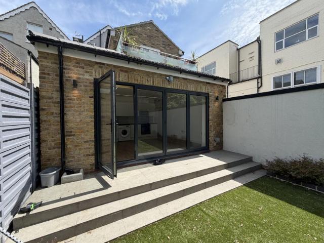 2 Bedroom Ground Floor Garden Flat
