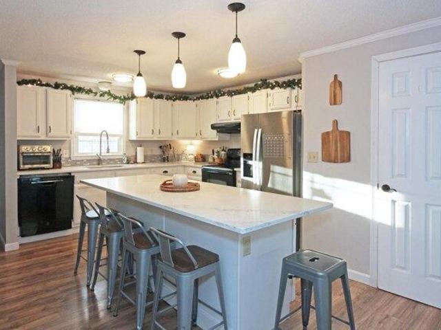 2 bedroom, Dover NH 03820 LS102584476