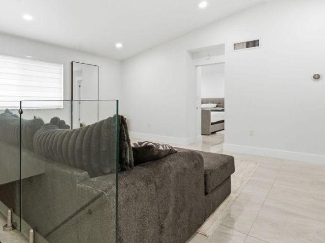 2 bedroom, Doral FL 33166 LS100973467