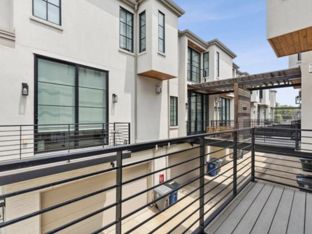 2 bedroom, Dallas TX 75206 77537138