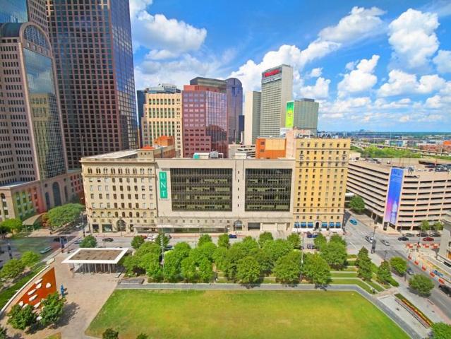 2 bedroom, Dallas TX 75201 62173260