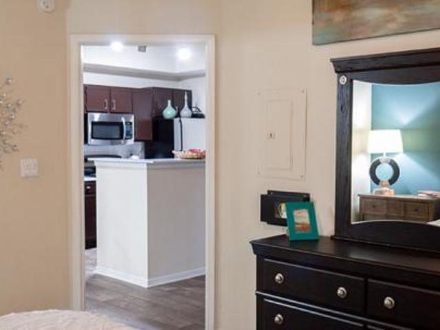 2 bedroom, Dallas TX 75219 77115198