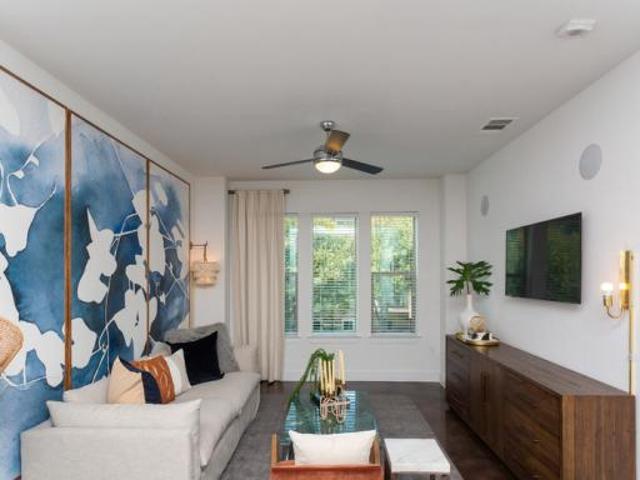 2 bedroom, Dallas TX 75219 77115259
