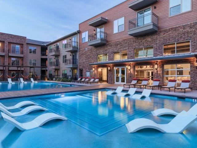 2 bedroom, Dallas TX 75226 60370219