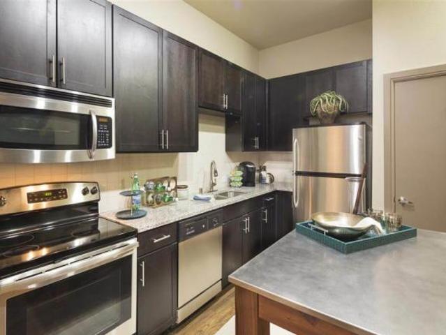 2 bedroom, Dallas TX 75240 77116335