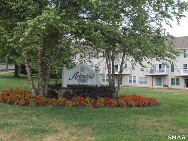 2 bedroom, Danbury CT 06810 104443394