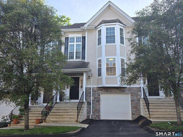 2 bedroom, Danbury CT 06810 104540243