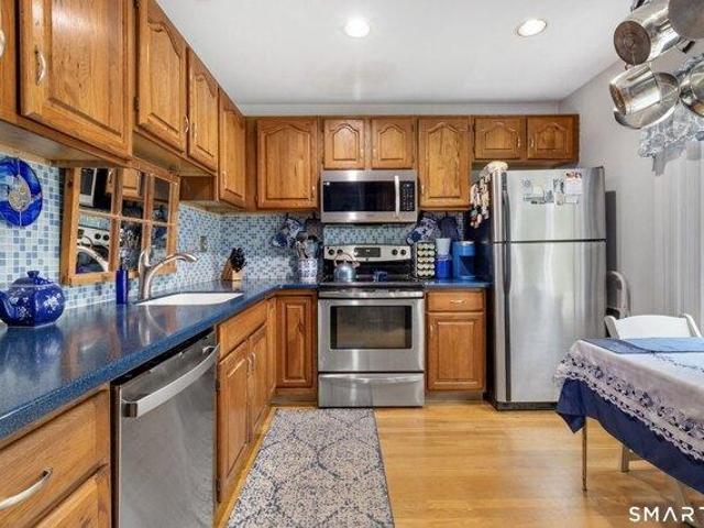 2 bedroom, Danbury CT 06810 104570663
