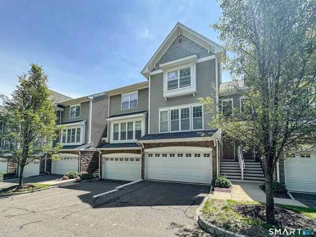 2 bedroom, Danbury CT 06810 104692036