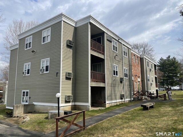 2 bedroom, Danbury CT 06810 104149131