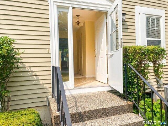 2 bedroom, Danbury CT 06810 105256455