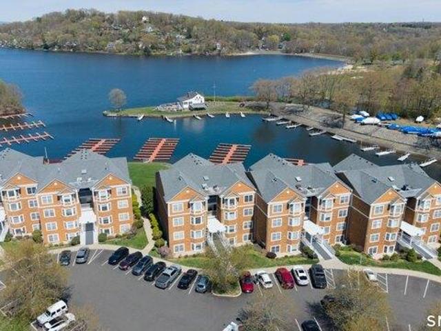 2 bedroom, Danbury CT 06811 102217481