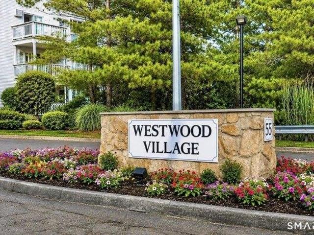 2 bedroom, Danbury CT 06811 104297016