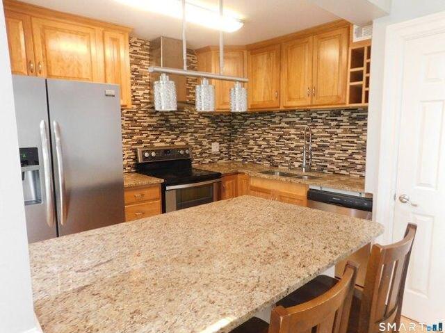 2 bedroom, Danbury CT 06811 LS102560426