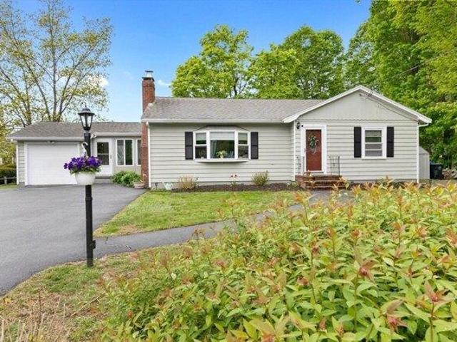 2 bedroom, Danvers MA 01923 102728987
