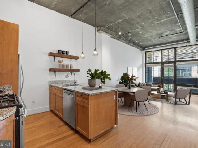 2 bedroom, DC DC 102579067