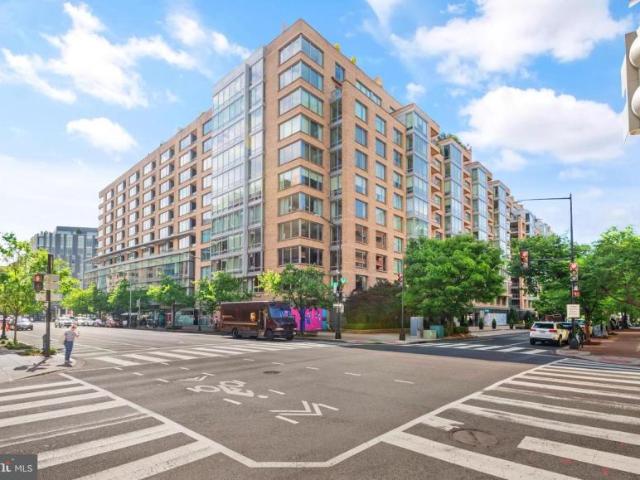 2 bedroom, DC DC LS101883309