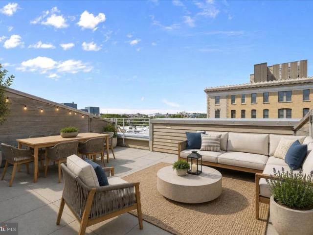 2 bedroom, DC DC LS102306870