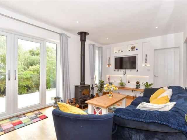 2 Bedroom Detached Bungalow