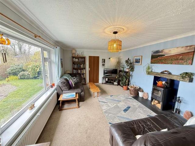 2 Bedroom Detached Bungalow