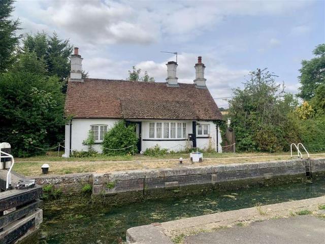 2 Bedroom Detached Bungalow