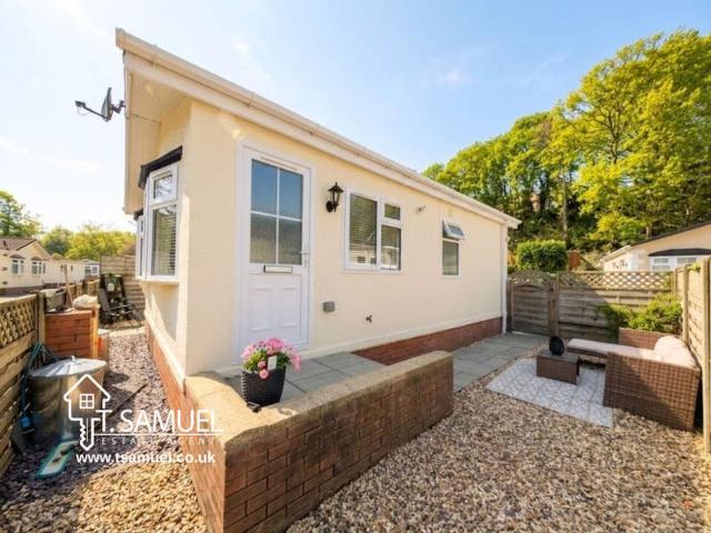 2 Bedroom Detached Bungalow