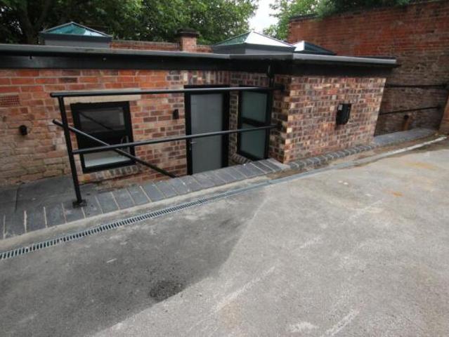 2 bedroom detached bungalow for rent in 8A North Road, The Park, NG7