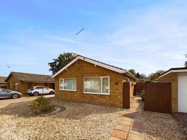 2 Bedroom Detached Bungalow For Rent In Brundall