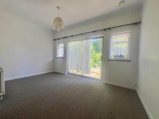 2 bedroom detached bungalow for rent in Brookside Close, HA4
